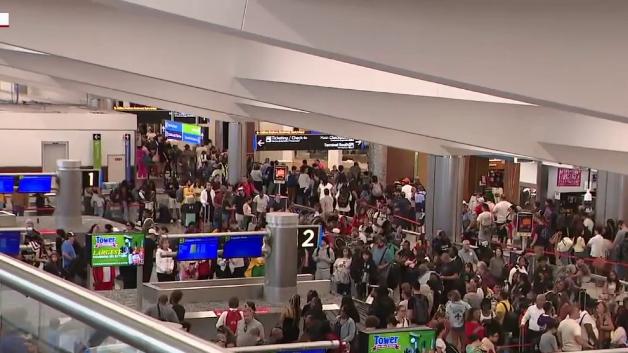 Mayor Andre Dickens confirms ICE agents deploying to Atlanta airport