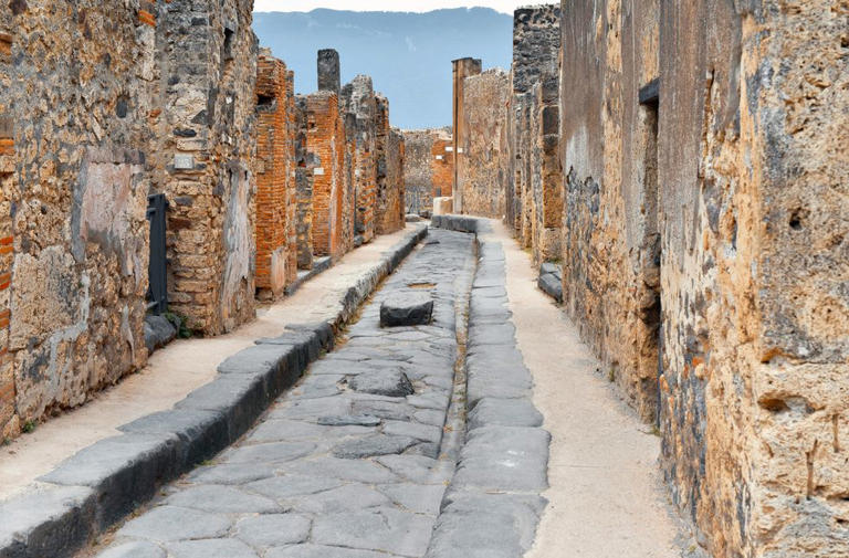 Researchers stunned after discovering Romans used 'ancient machine gun ...