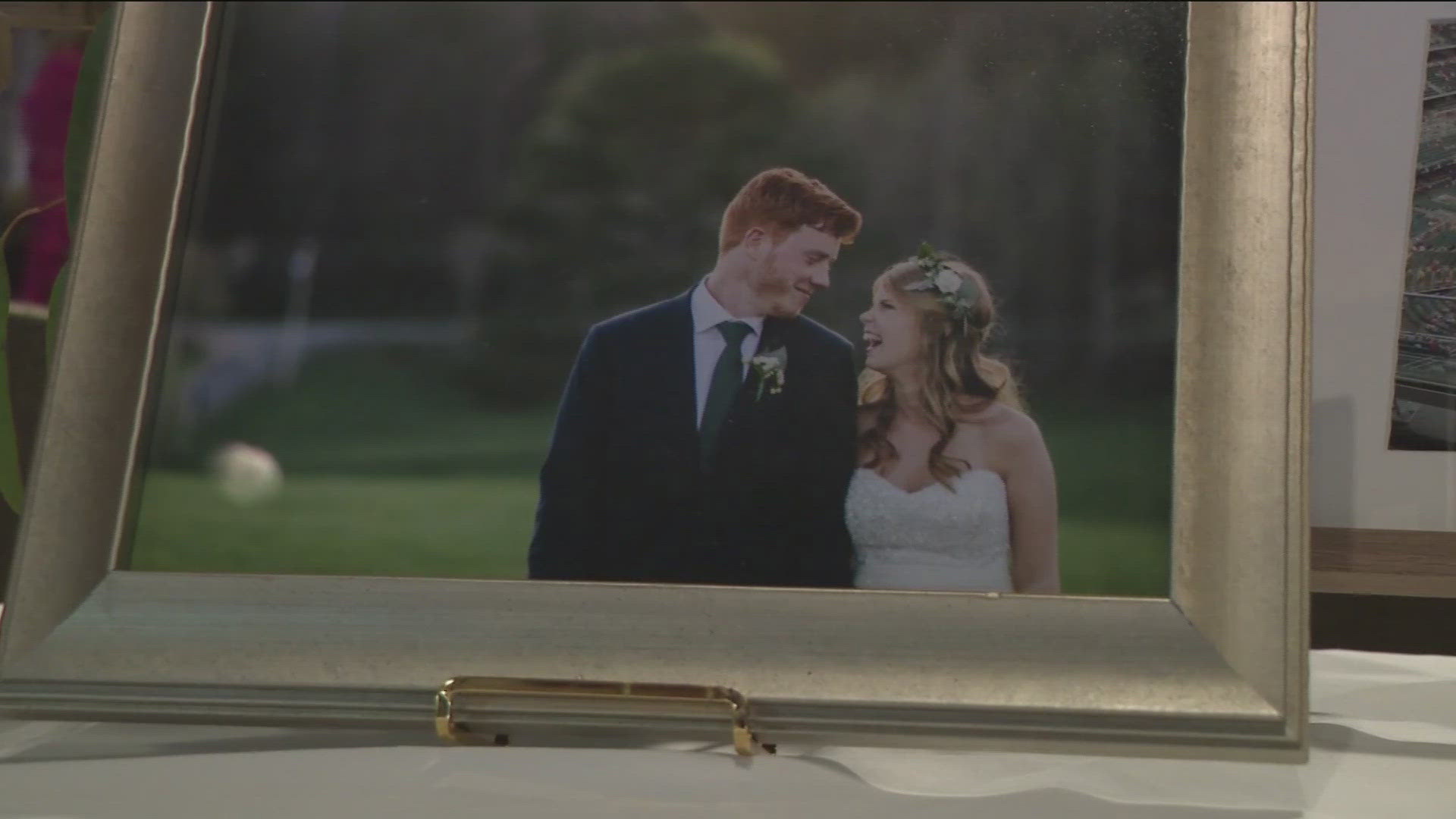 Hundreds attend emotional funeral to remember VA employee killed in ...