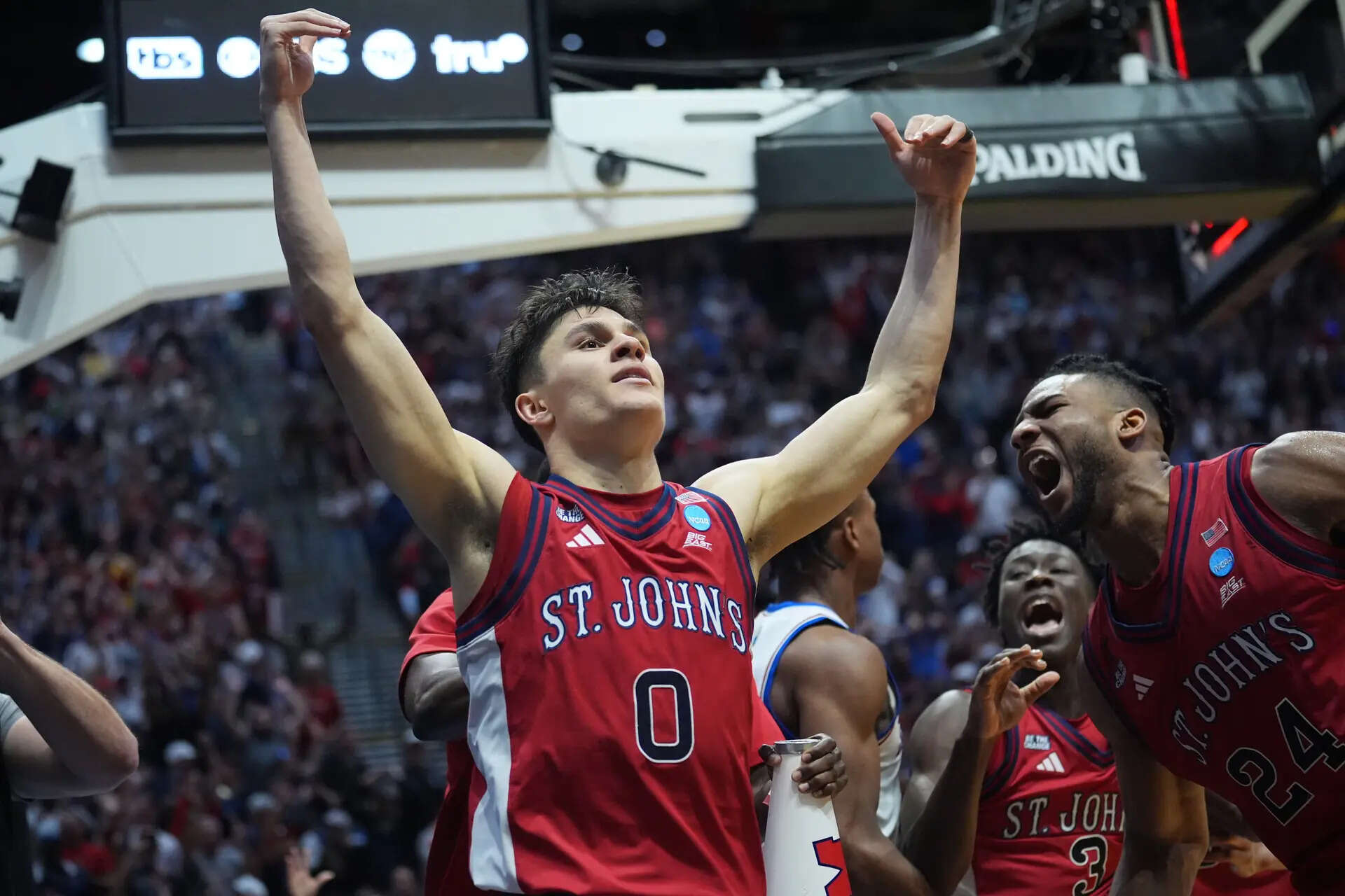Dylan Darling sends Rick Pitino’s St. John’s squad to Sweet 16 with a ...