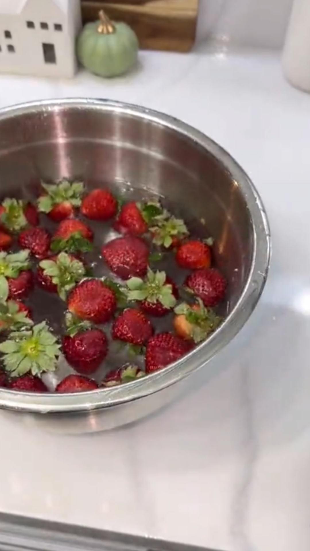 Strawberry cleaning tips that make a real difference