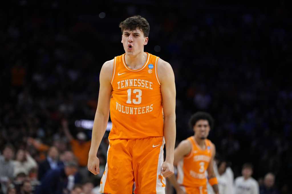 No perfect men's brackets left after Tennessee win