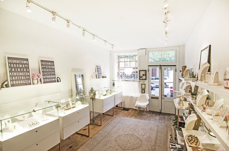 This narrow Virginia shop is only 12 feet wide and lets you step inside ...
