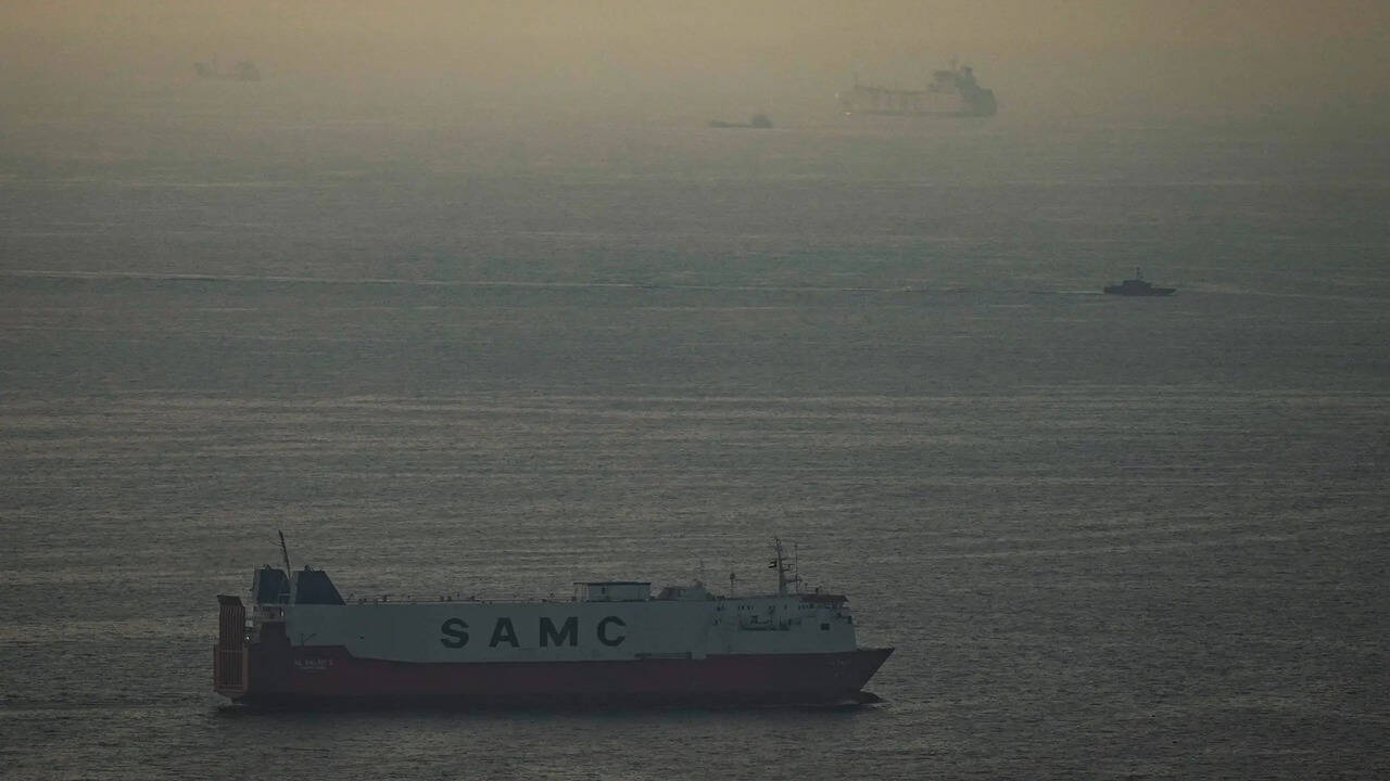 Trump's evolving strategy on Strait of Hormuz sparks criticism