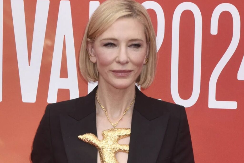 Cate Blanchett looks stunning with Rachel Zegler at the Standard ...