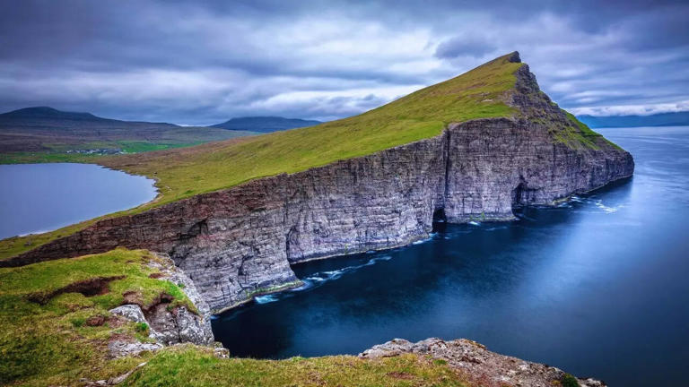 There's a lake located above an ocean, can you take a guess?