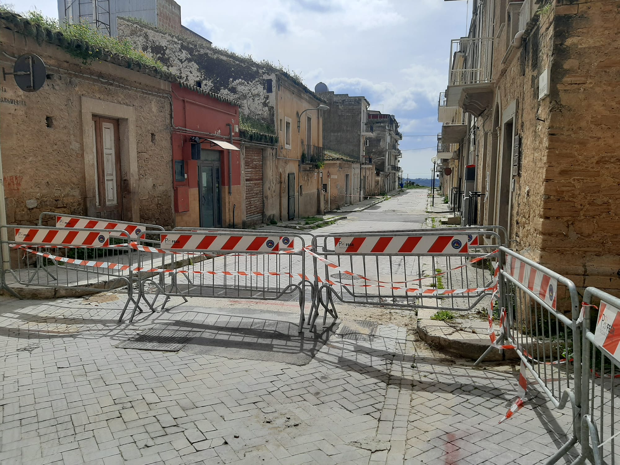 Frana di Niscemi, cinque isolati del quartiere Sante Croci non sono più ...
