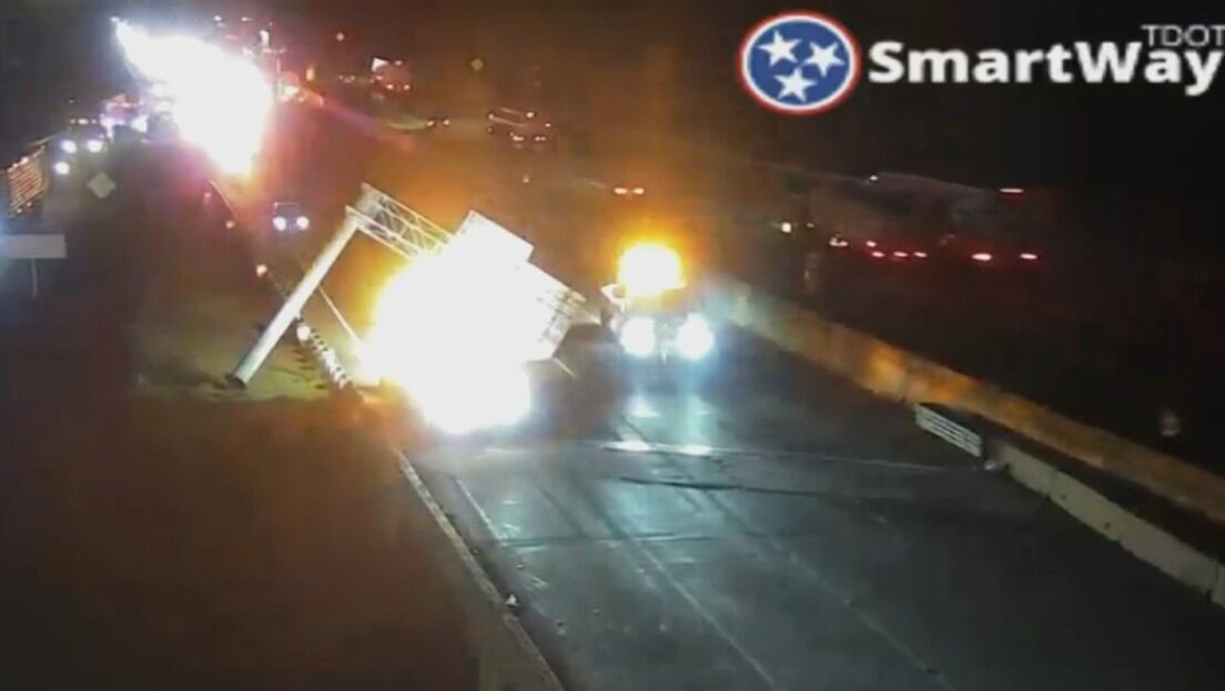 Exit ramp sign topples onto interstate in Goodlettsville