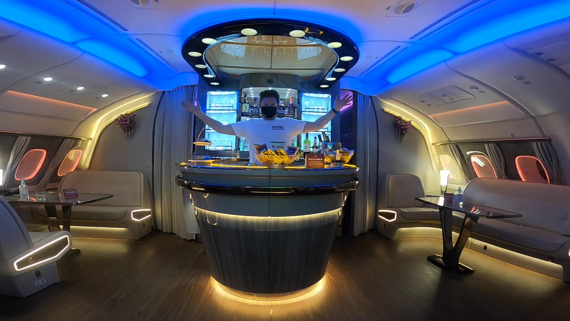 He paid for Emirates business class - then he tried the onboard bar
