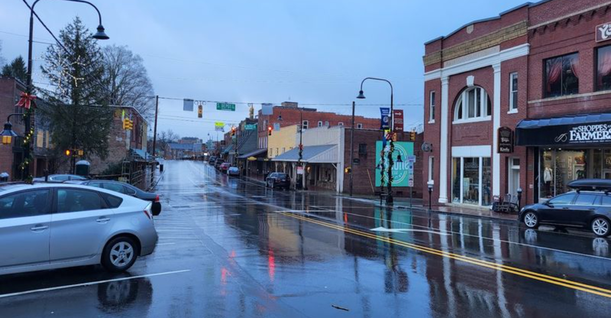 13 charming southern mountain towns that are easy on the wallet