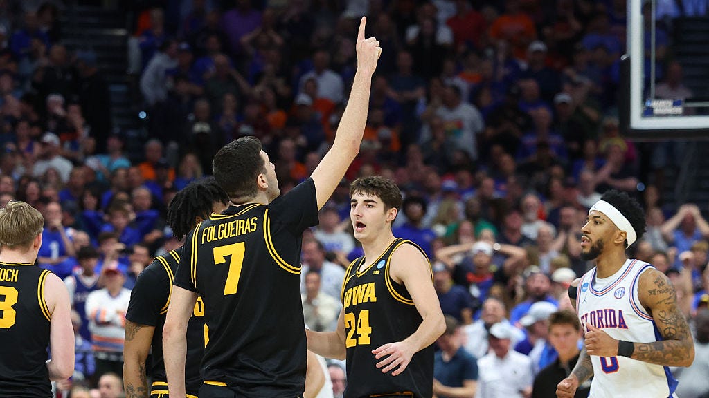 Hawkeyes upset top-seeded Florida 73-72 on late 3-pointer in March Madness