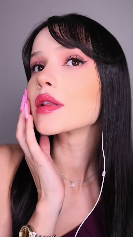 How to get flawless foundation without creases or patches
