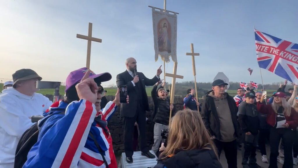 UKIP leader chants “send them home” at £2.5m mosque protest