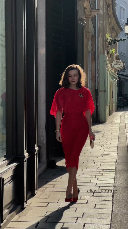 Lady in red ♥️ dress: @Heartmycloset #ladyinred #1950sdress #vintage