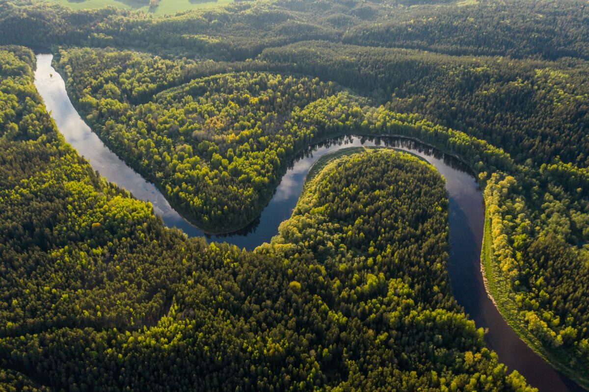 Longest rivers shaping multiple countries