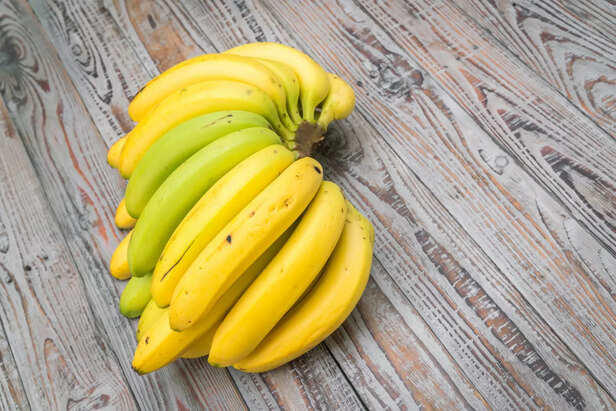 Banana vs dates: Which gives more energy? Full comparison