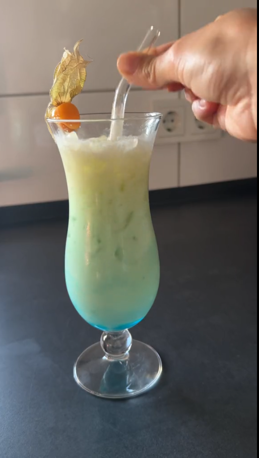 Creamy piña colada ASMR satisfying cocktail moments