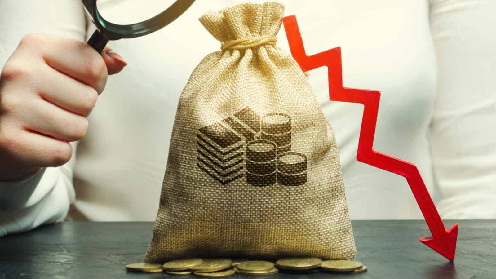 10 real reasons the economy looks good on paper while you stay broke