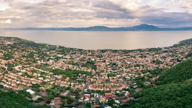 Why more Americans are leaving their jobs to relocate to these 5 tiny ...