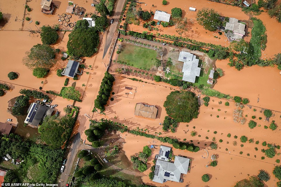 Hawaii's worst flooding in 20 years causes $1 billion crisis