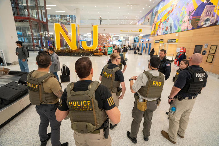Where's the longest airport lines? LGA, JFK, EWR TSA wait times today
