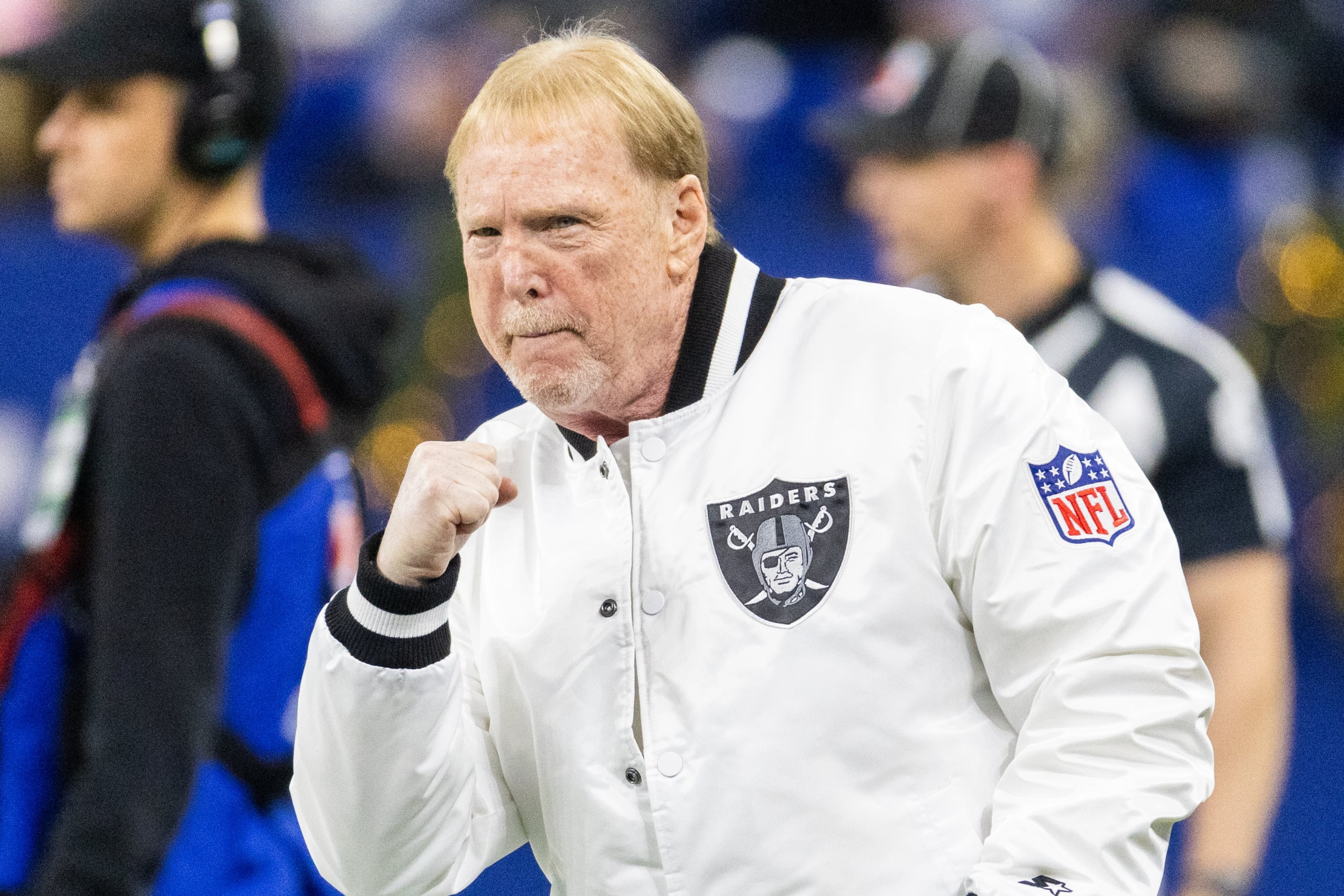 Mark Davis isn’t selling the Raiders so stop acting like he is