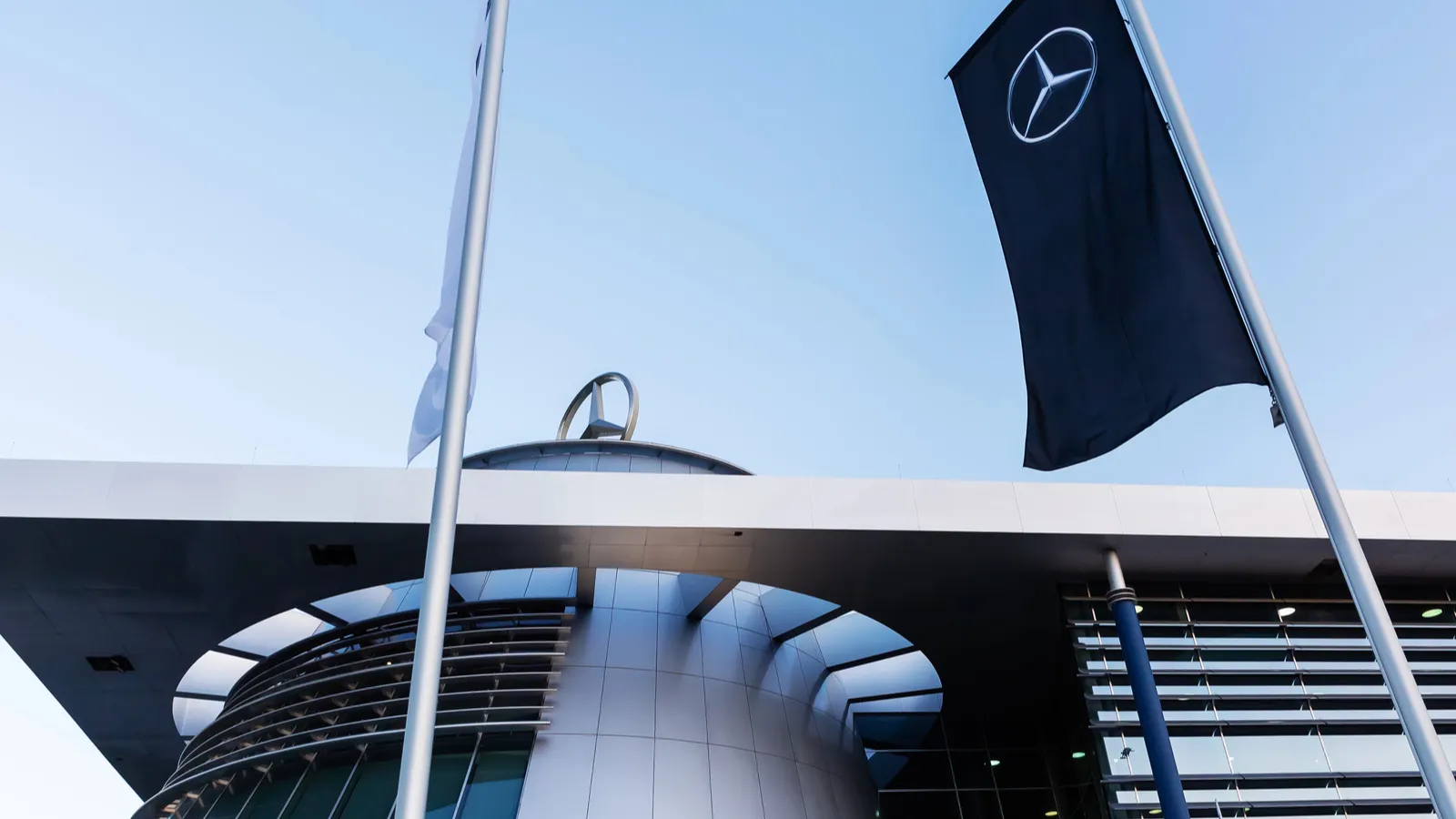German court rejects bid to force BMW and Mercedes off gas cars by 2030