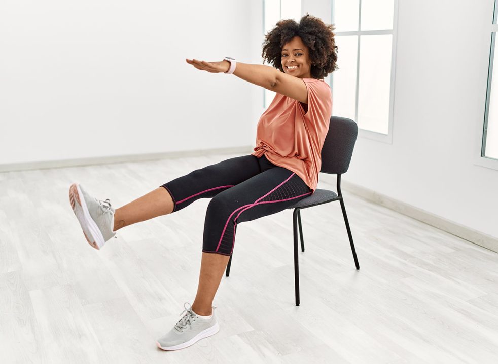 I'm a trainer and here are 5 chair exercises that rebuild leg strength ...