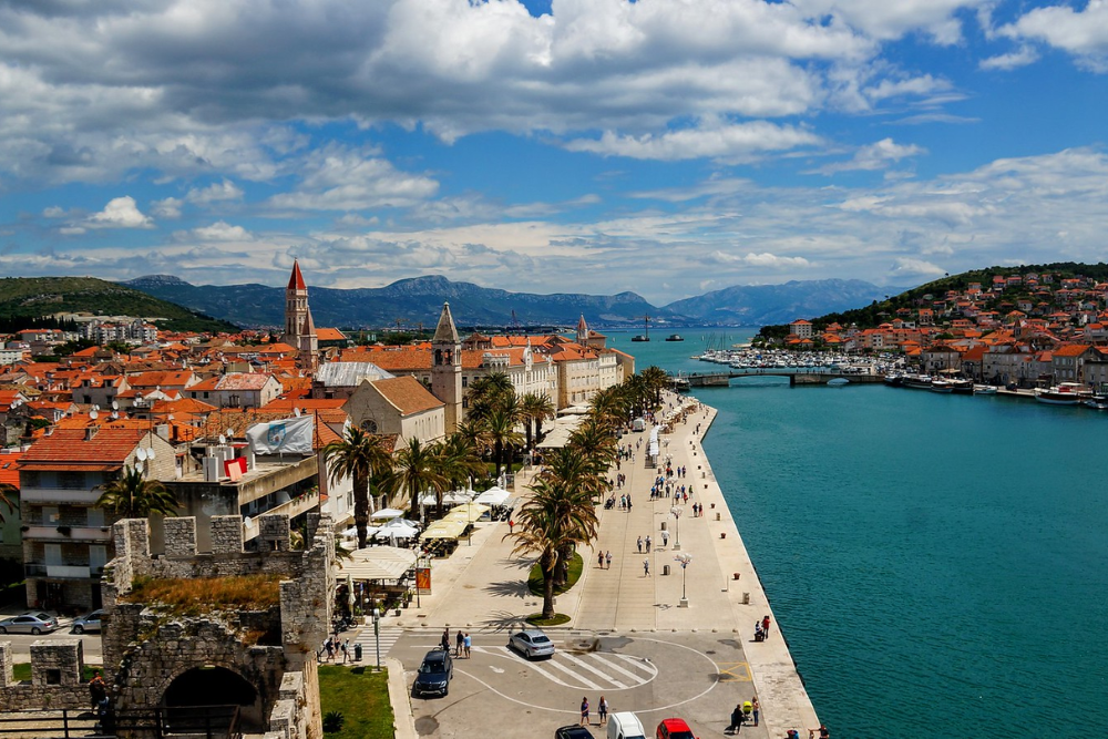 21 travel trends Canadians are following this spring (carry-on only ...