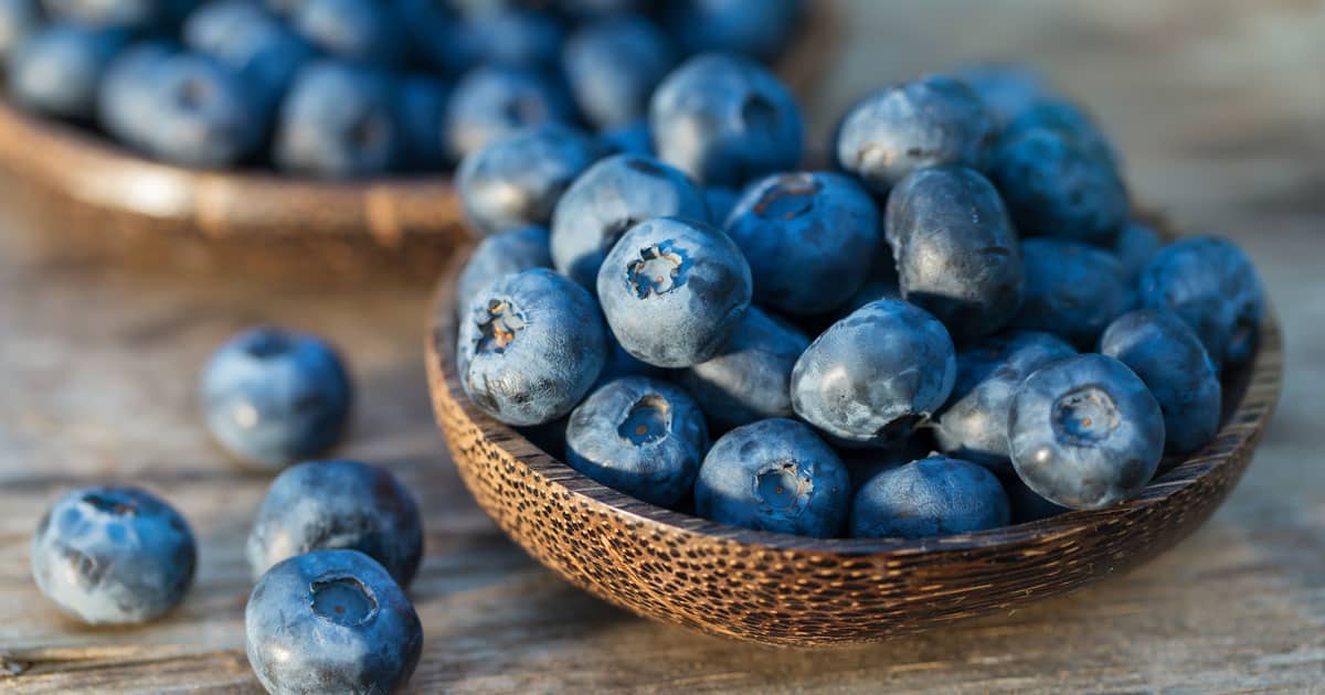 9 fruits and veggies with flavonoids for a healthier heart and brain