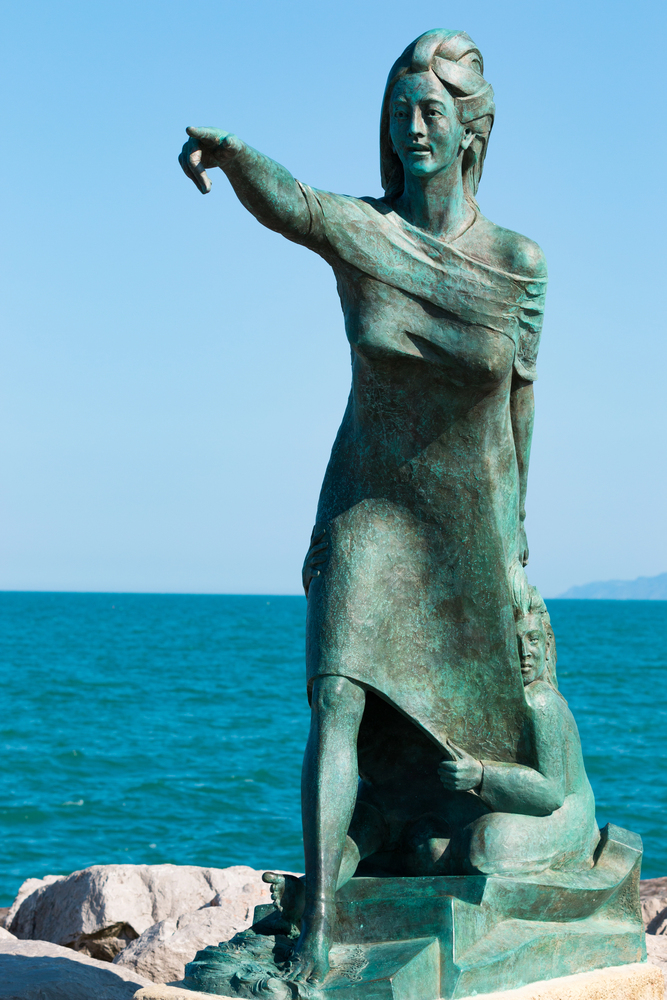 19 fascinating myths about the ocean that people once believed