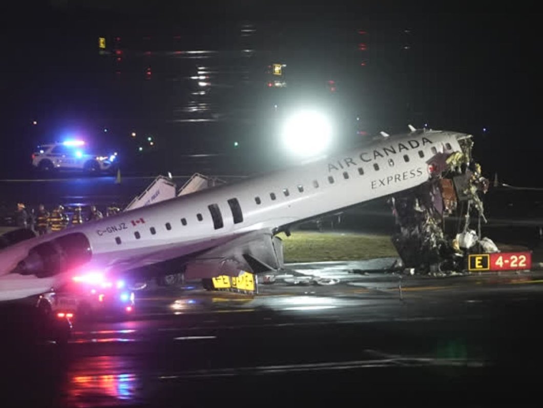 Horrific crash at airport: Plane crashes into fire truck