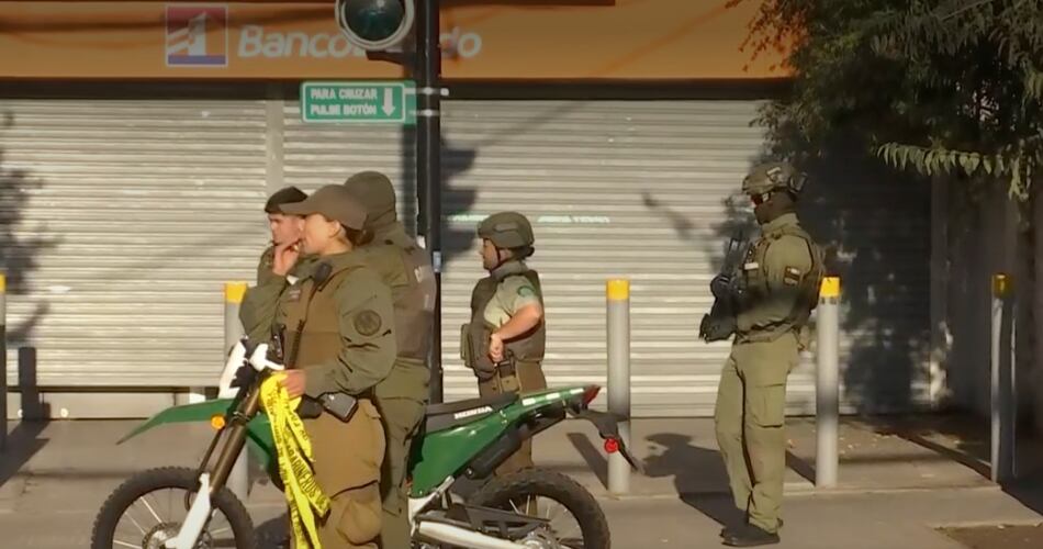 Emergencia en Providencia: delincuente se parapetó en banco y habría ...