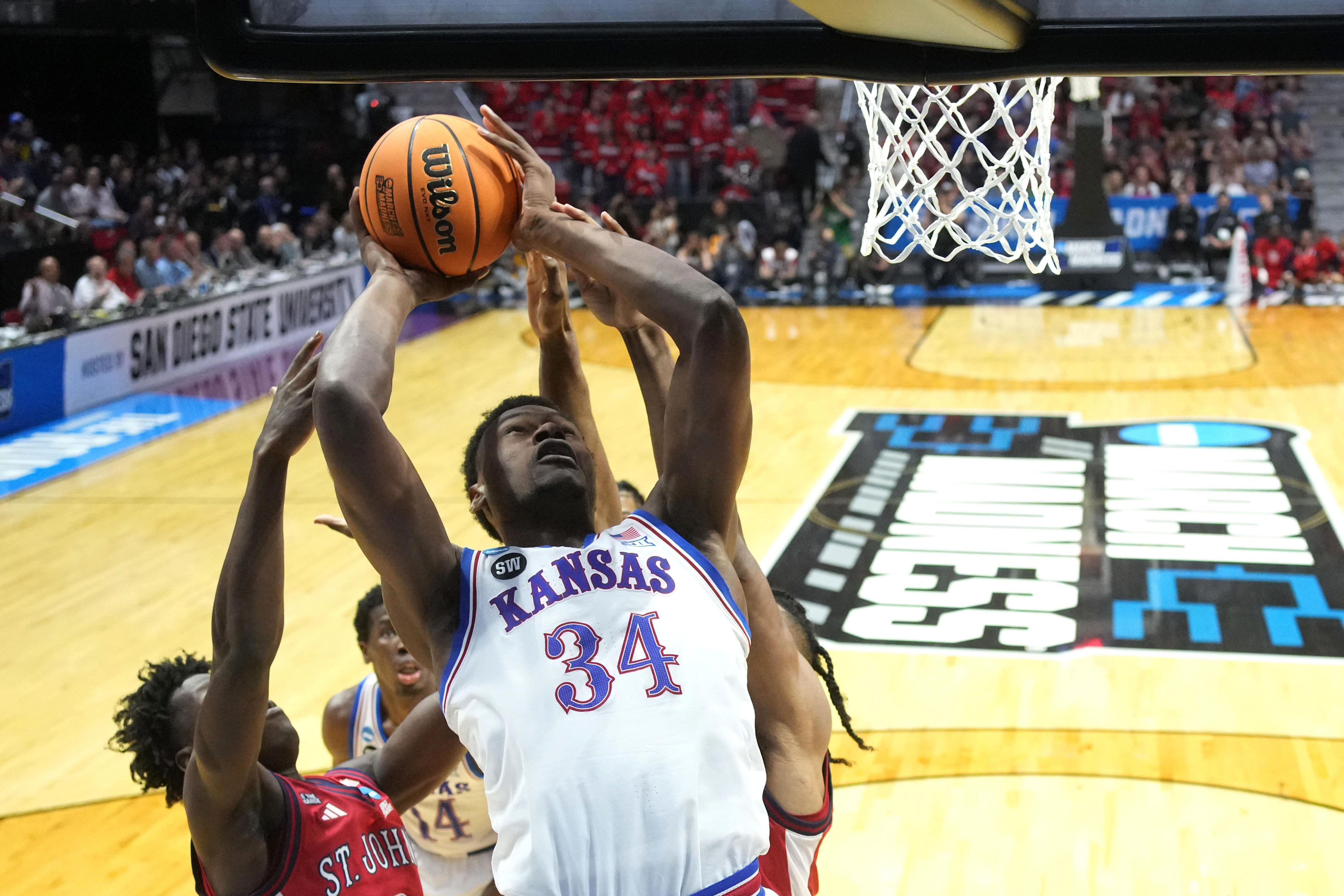 Kansas basketball’s Paul Mbiya to enter transfer portal | Reports