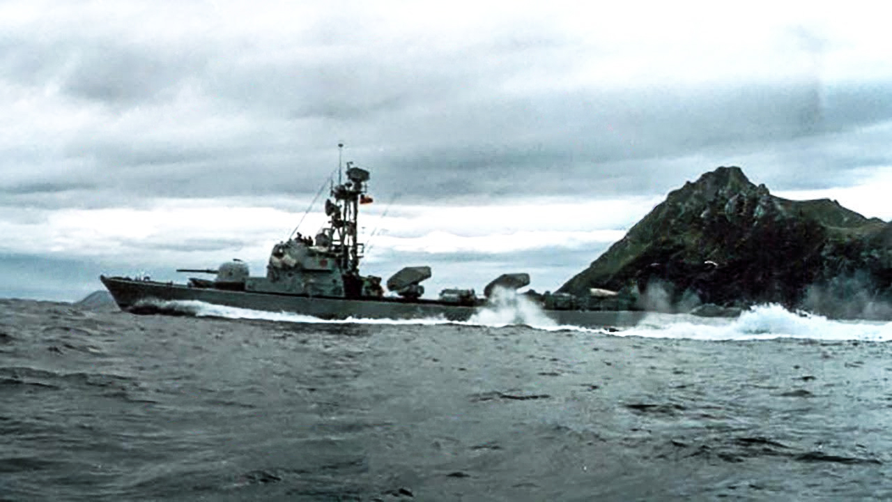 Israeli destroyer INS Eilat sunk by missiles in attack that rewrites ...