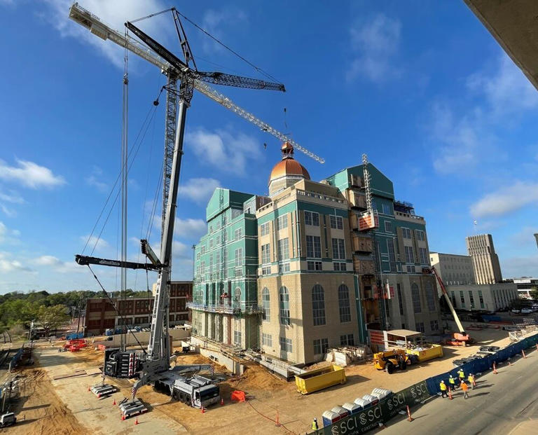 Upper, lower parts of new dome installed on new Smith County Courthouse