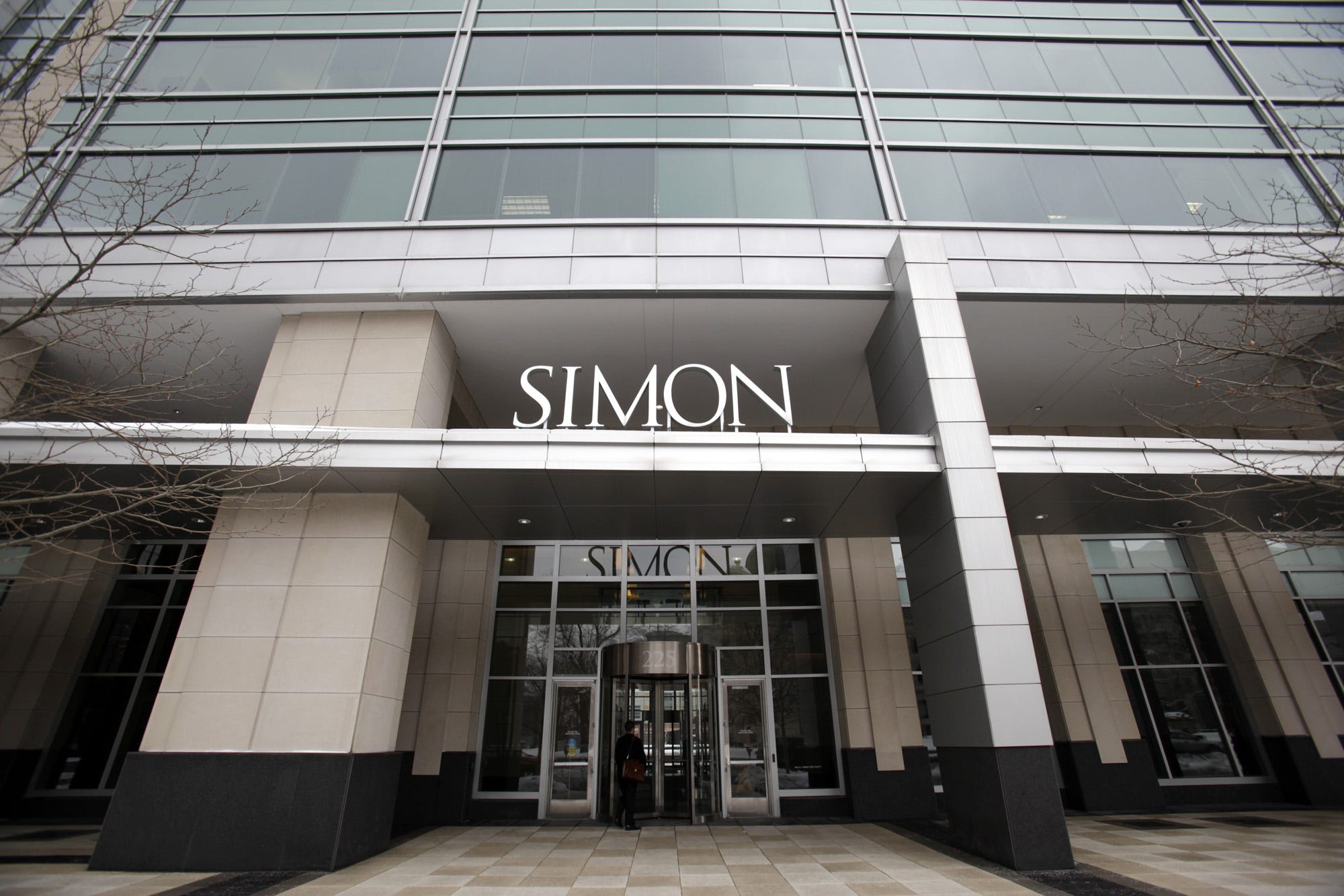 'Truly powerful': Eli Simon hails father's legacy in first call as CEO