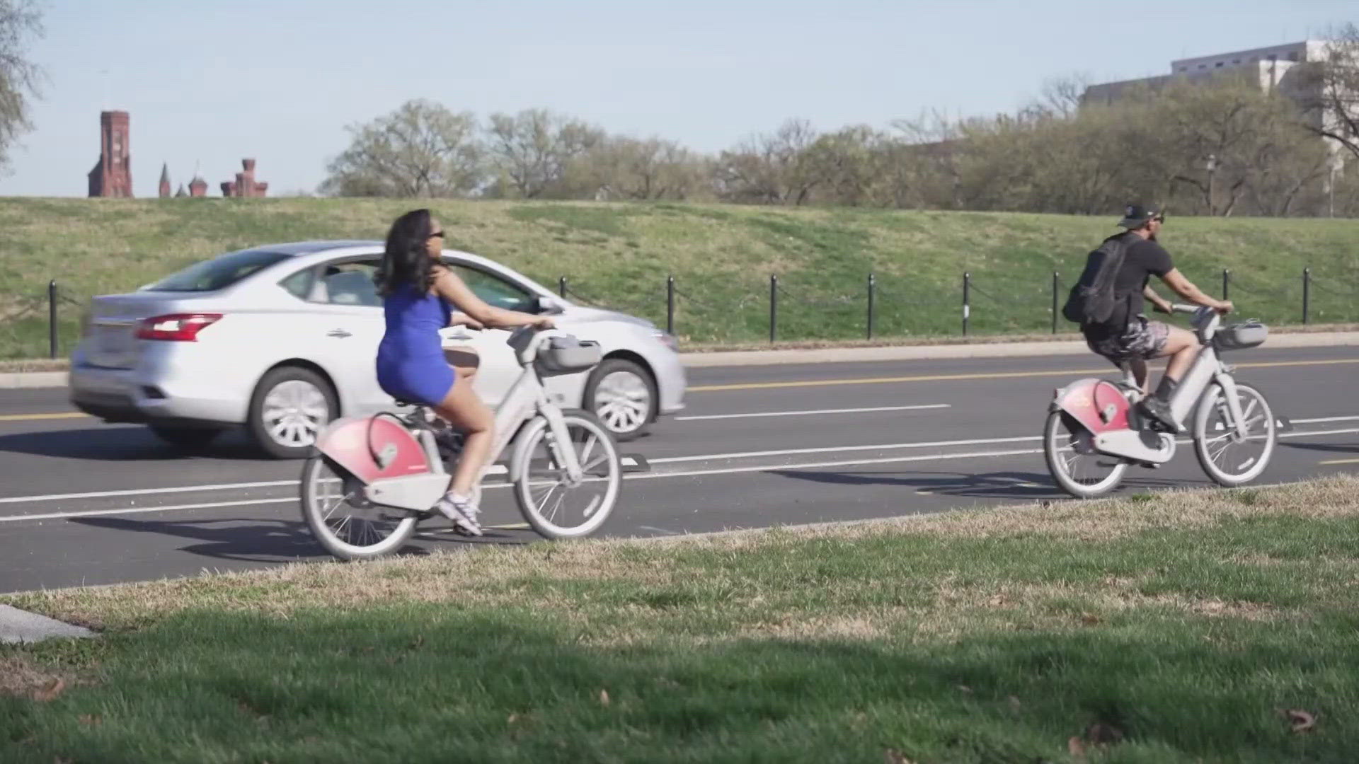 Bike group fights to keep National Mall bike lanes