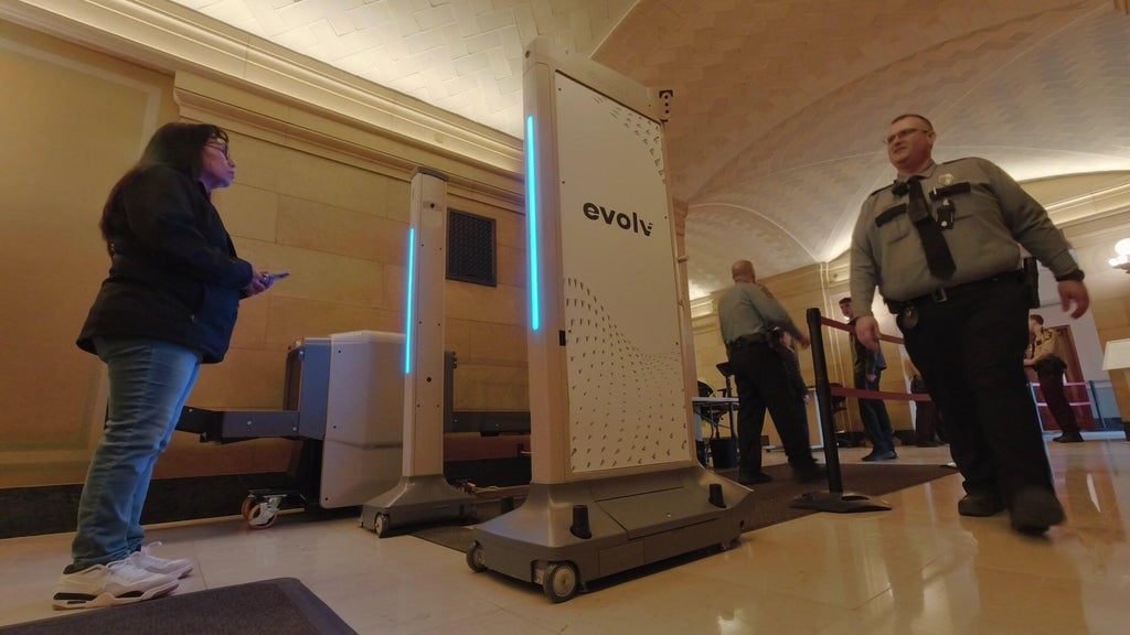 Weapons screening at Minnesota Capitol "running smoothly," State Patrol ...