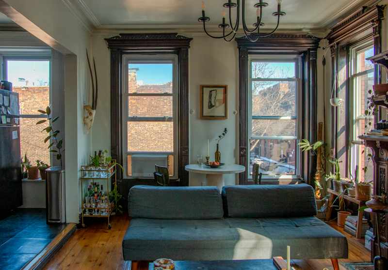 This 1899 Brooklyn brownstone apartment has windows in every room (and ...