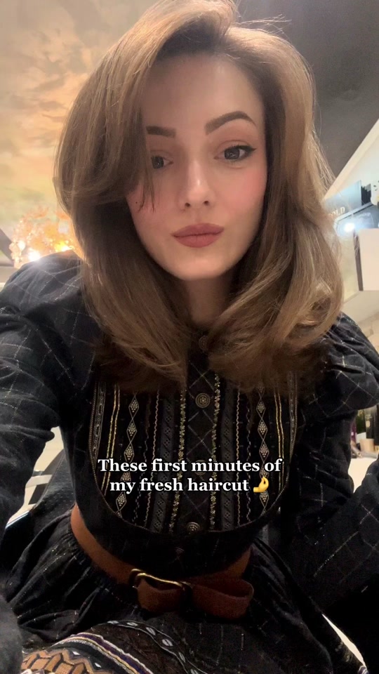 Fresh haircut mood 🥹 Going to style it in 1950s mood later! Dress: Le...