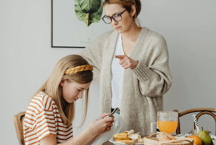 10 subtle traits that reveal selfishness in grown children