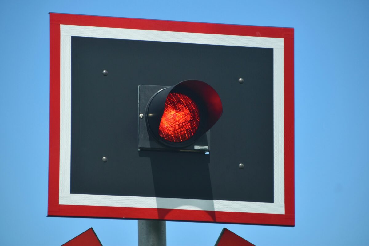 Curious facts behind everyday road signs