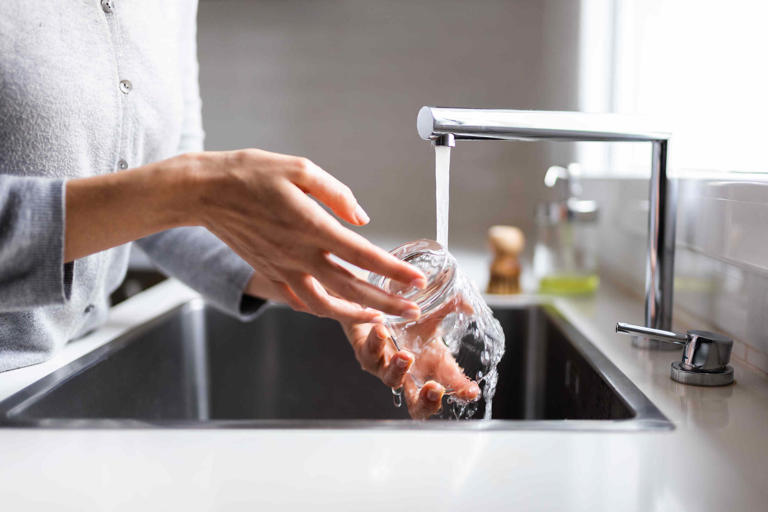7 everyday items you should never clean with hot water