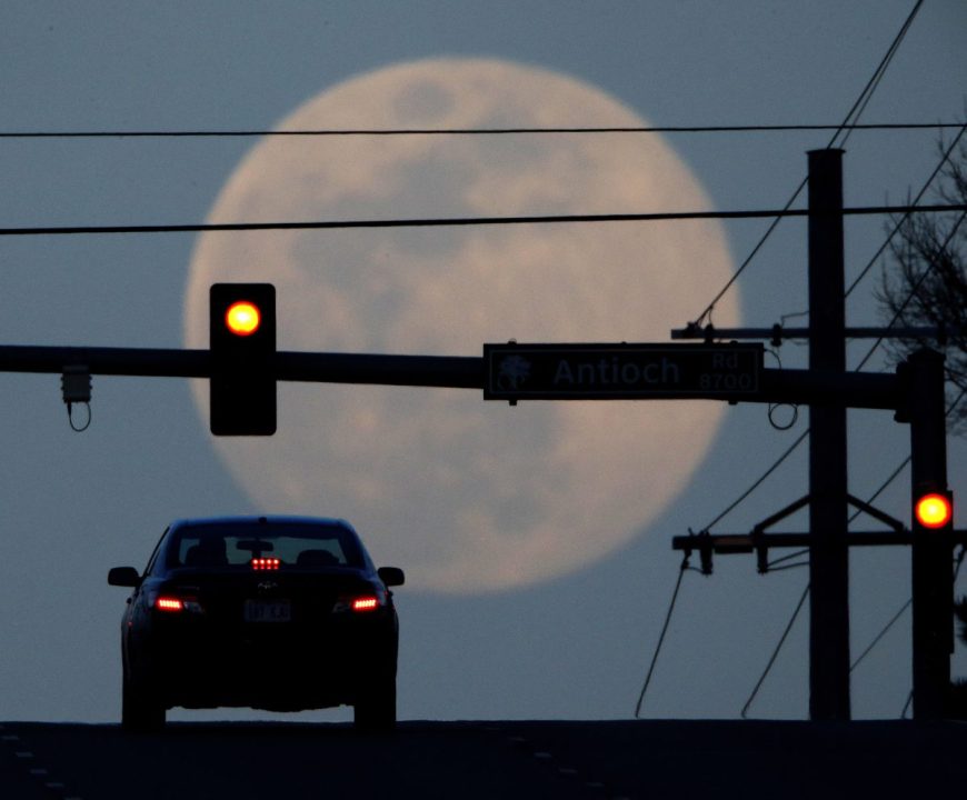 How the electric stoplight was invented in a seemingly unlikley US city