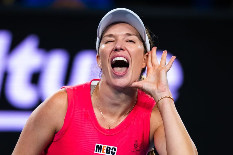 Tennis beauty accuses 'flirty' ace of 'sliding into DMs' as furious ...