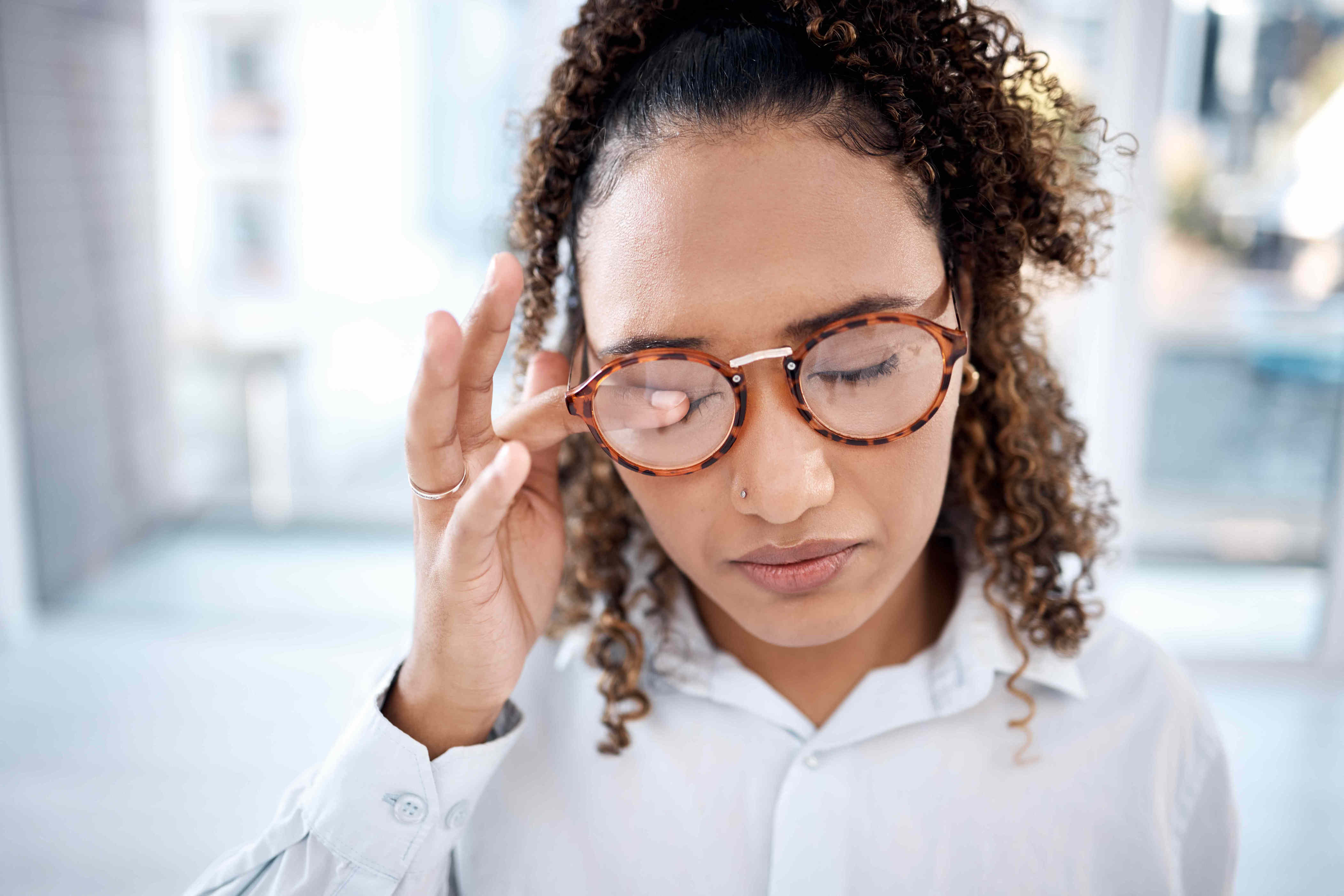 5 signs of magnesium deficiency that can show up on your face and eyes