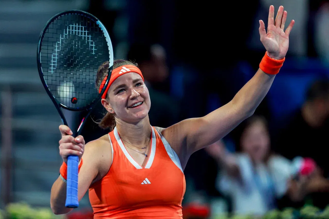 Karolina Muchova expéditive à Miami : la Tchèque écrase Eala et file en ...