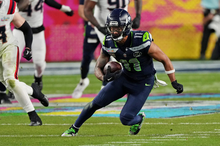 Seattle Seahawks extend star wideout's contract