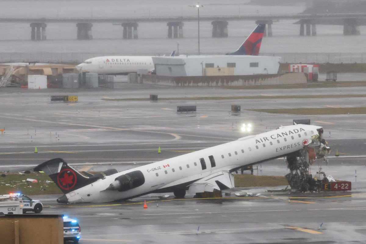 Air Canada crash video shows plane striking fire truck at 104 mph